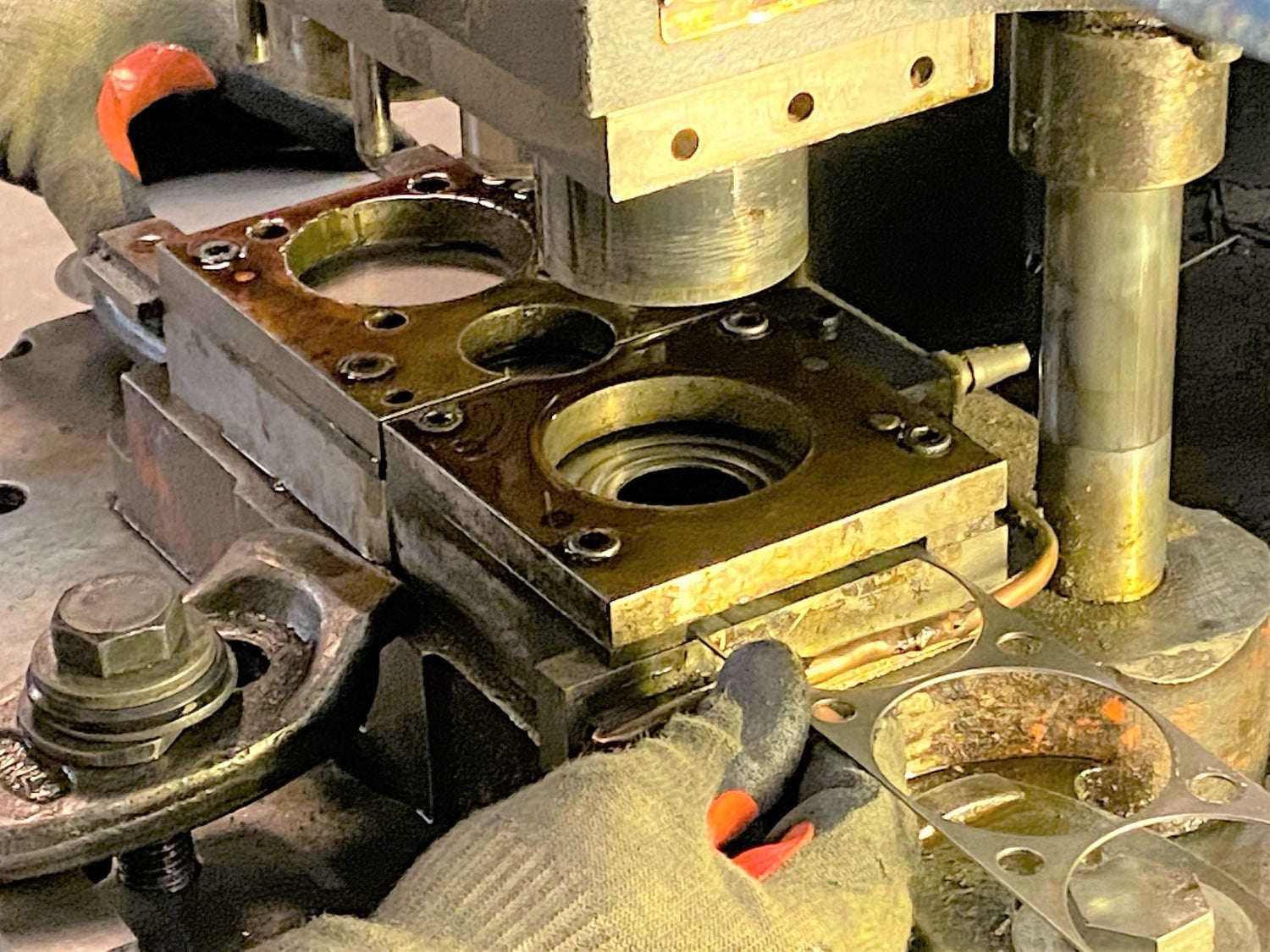 Our 3D CNC wire bender transforms coil wire into complex forms ...